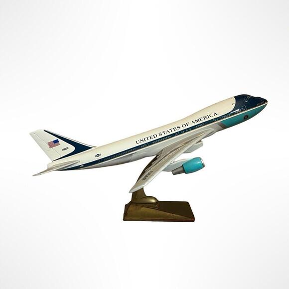 Toys | Air Force One Boeing 747 Jet Airplane One Missing Two Engines On ...